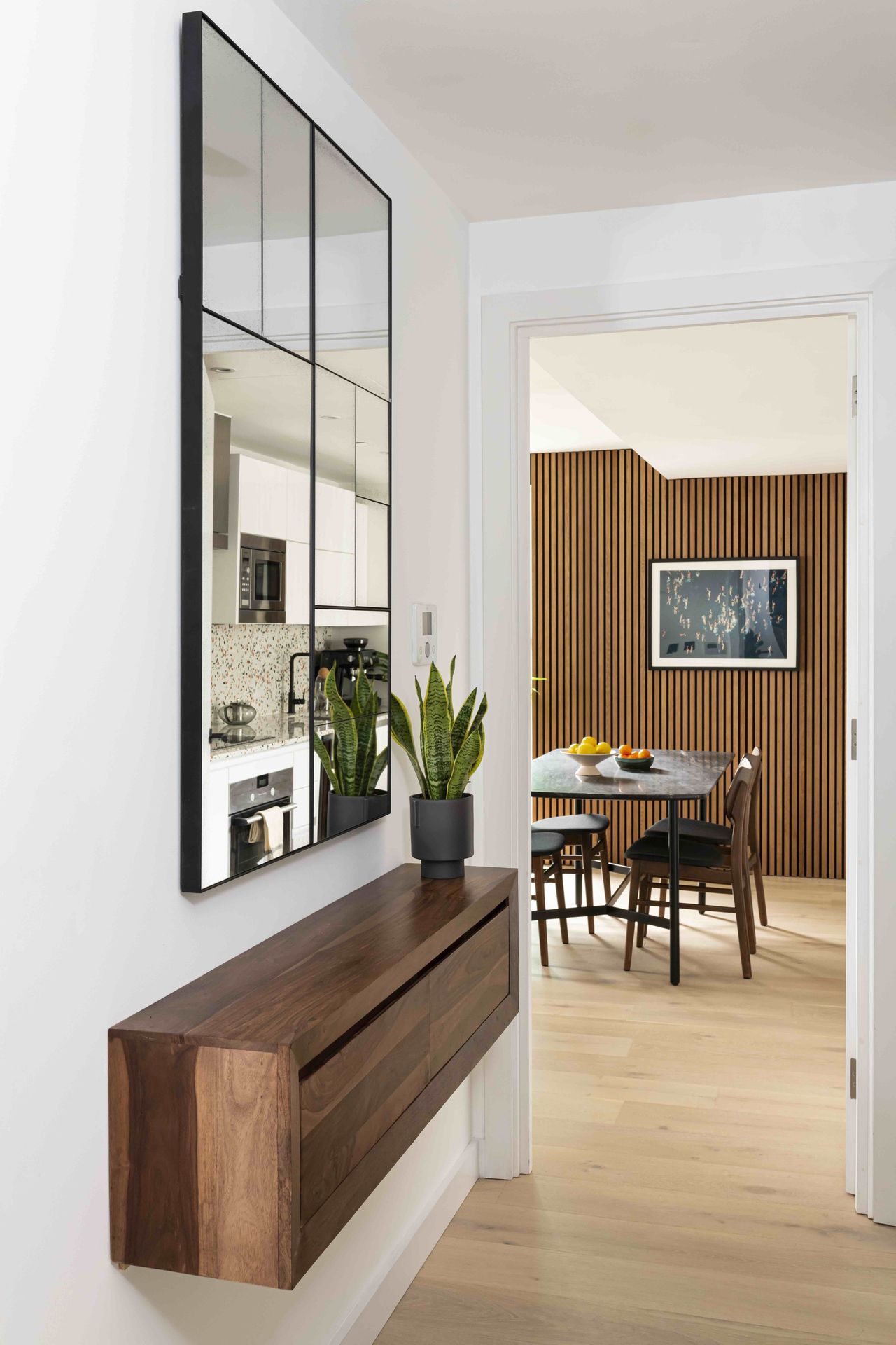 How to use mirrors to make a space seem larger, from experts | Livingetc