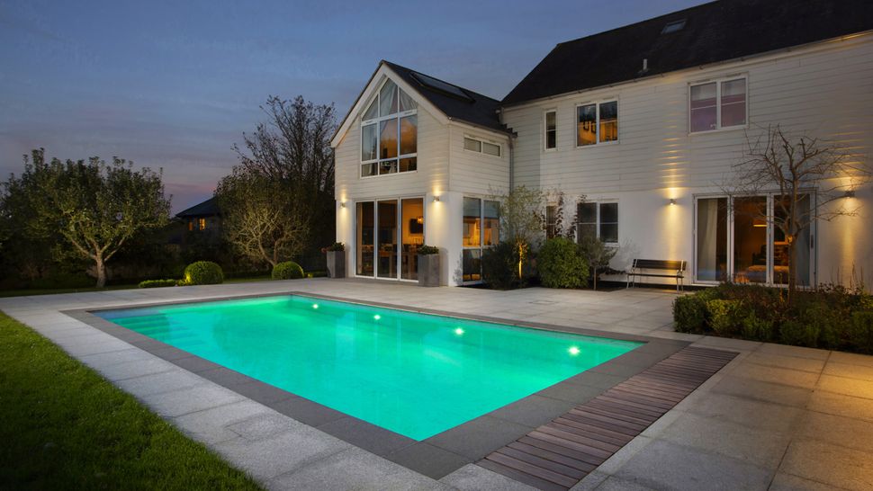 How to Heat a Swimming Pool: The Best Ways Explained | Homebuilding