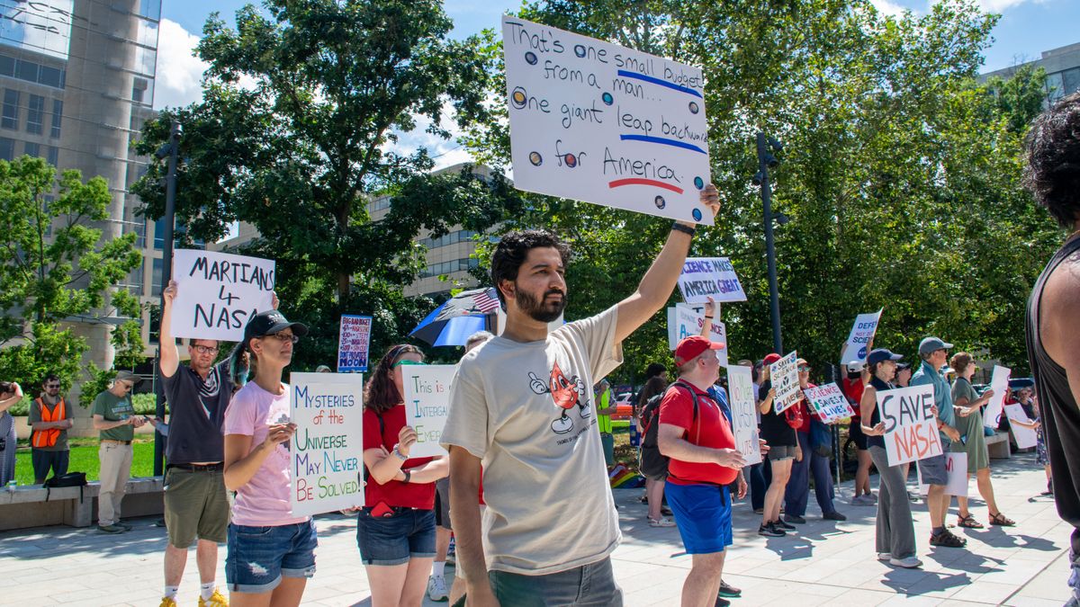 'NASA is under attack.' Space agency employees and lawmakers protest ...