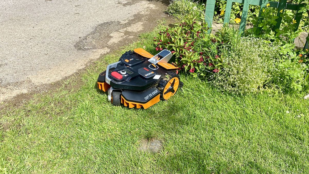How exactly do robot lawn mowers work? | TechRadar