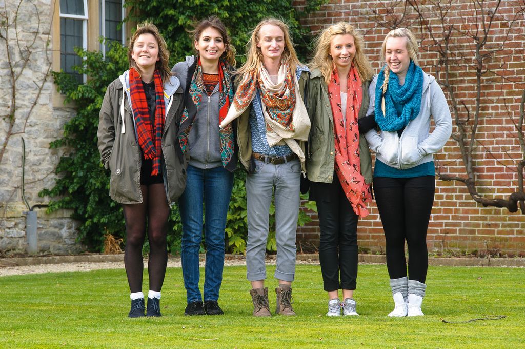 Take a great group photograph: tips for posing perfect people shots ...