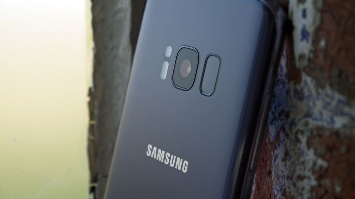 Design and screen - Design and screen - Samsung Galaxy S8 review - Page ...