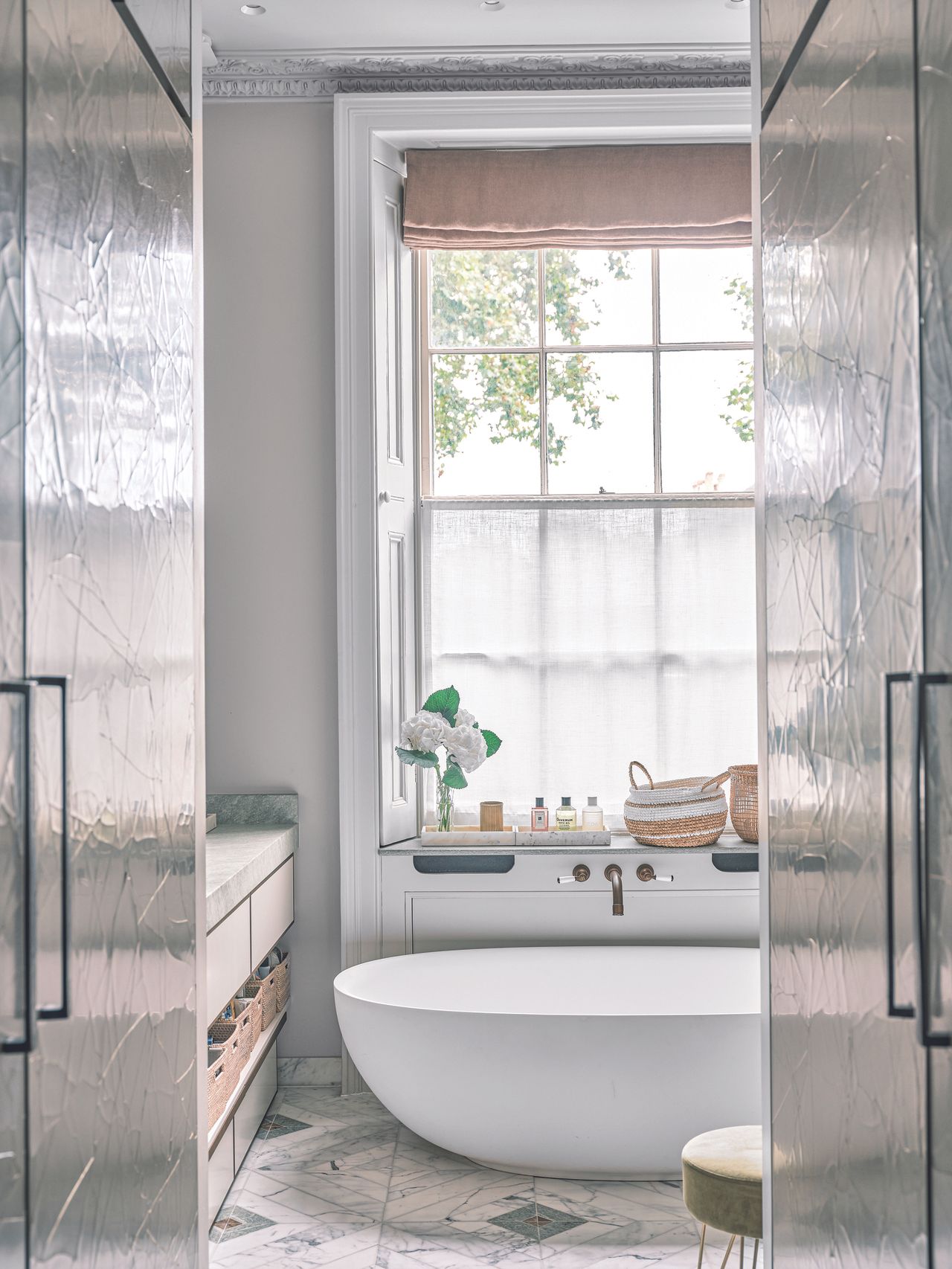 Try this simple sash window trick to improve ventilation | Livingetc