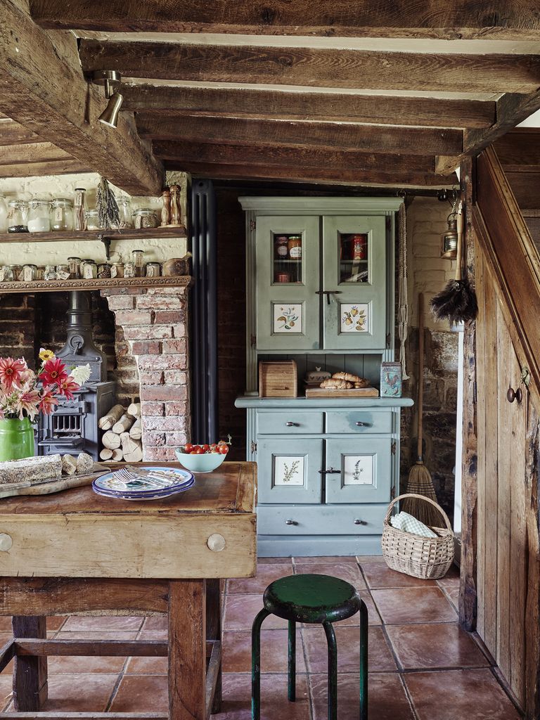 This 16th-century English cottage is beautifully restored | Homes and ...