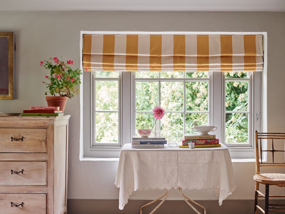 How to make a Roman blind from a kit — DIY expert guide | Homebuilding