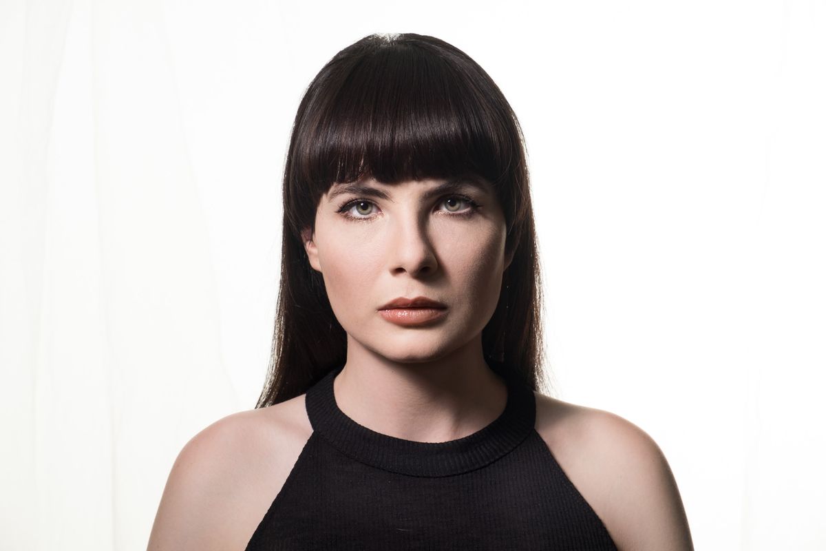 You can look like an expert portrait photographer using just one light ...