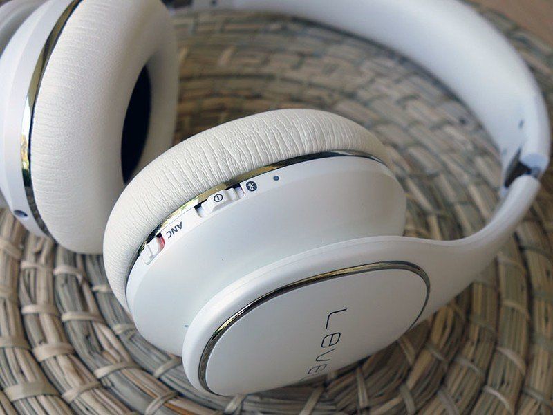 Hands (and ears) on the Samsung Level On Wireless Headphones | Android ...