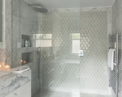Walk-in shower tile ideas: 10 ways with tiles in the shower | Homes and ...