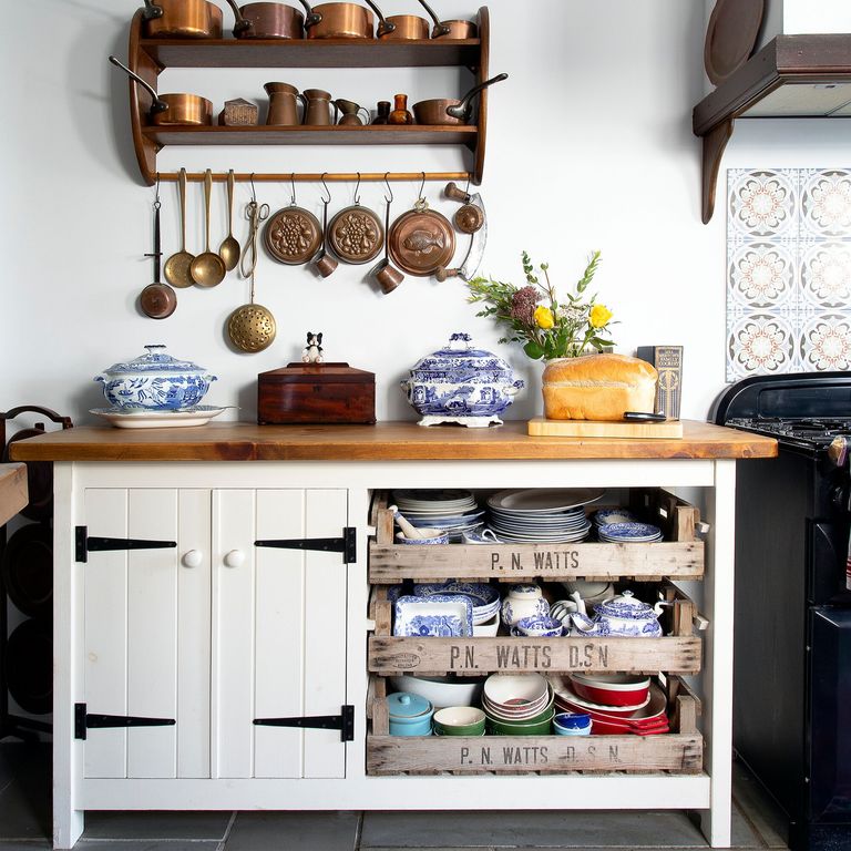 Freestanding kitchen ideas for a versatile and relaxed space | Ideal Home