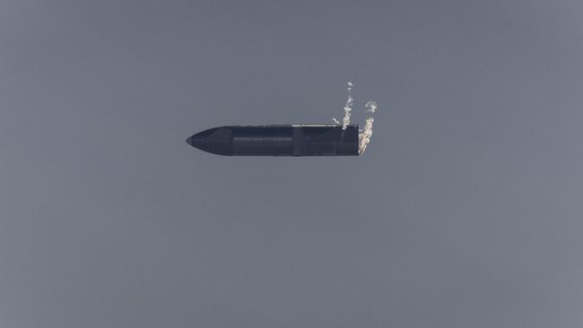 In photos: SpaceX's Starship SN9 prototype soars 10 km, crash-lands in ...