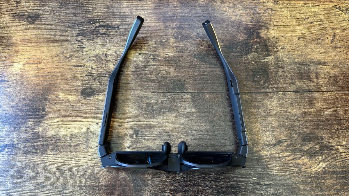 These smart glasses gave me a glimpse of life with Apple Vision Pro ...