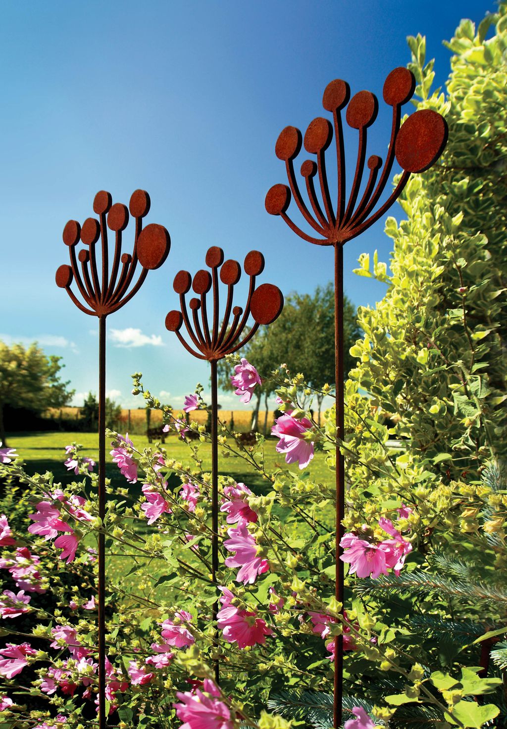 Lawn decoration ideas: 13 creative ways to make your plot stand out ...