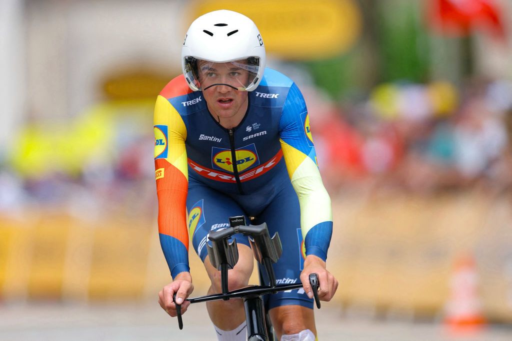 Mads Pedersen narrowly avoids disaster in crash with spectator during ...
