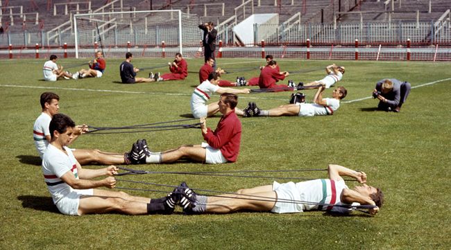 33 amazing unseen images behind the 1966 World Cup scenes | FourFourTwo