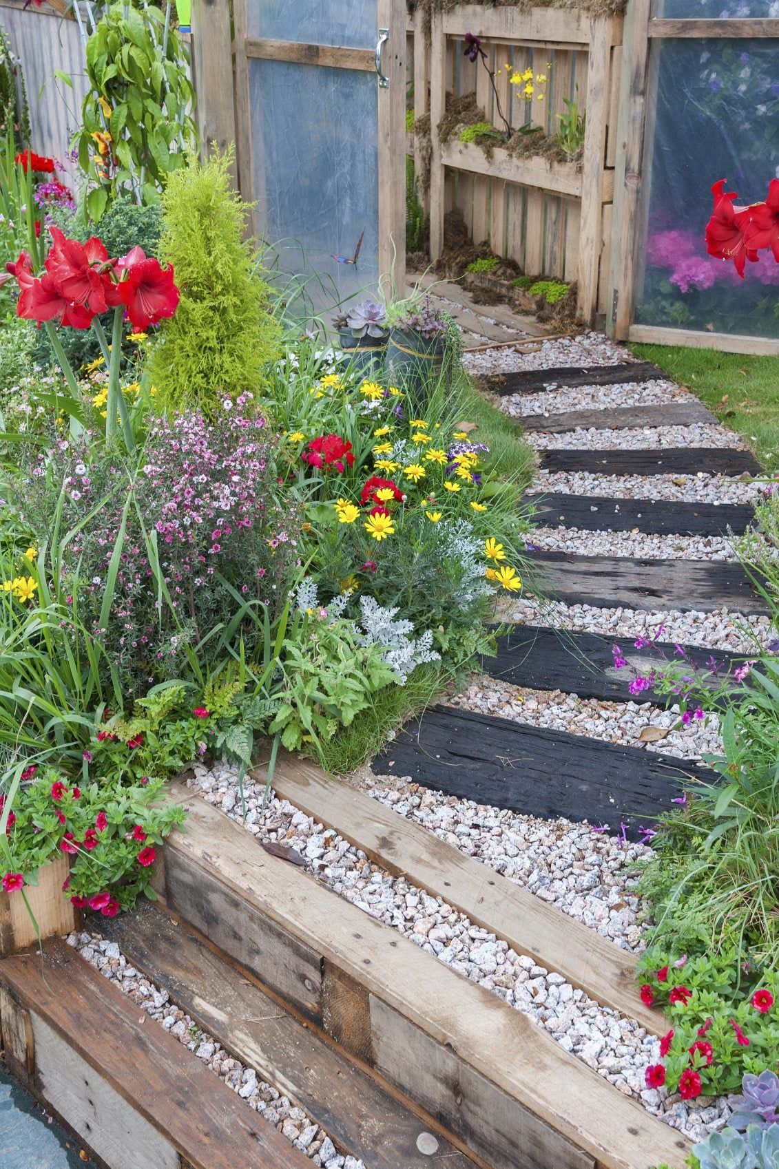 Easy Care Gardening - Learn About Plants And Flowers That Require ...