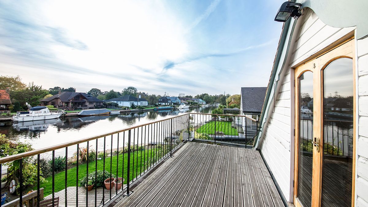 The best riverside houses on the market in the UK | The Week