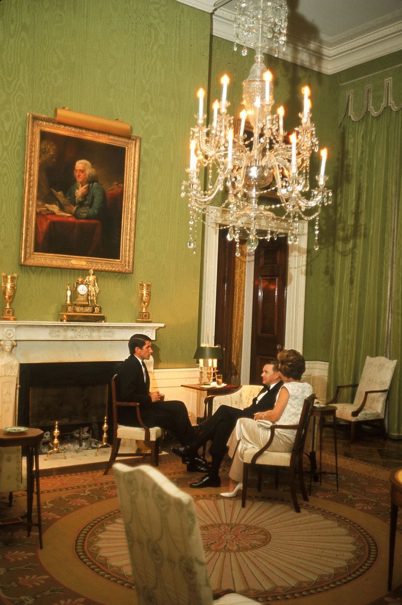 White House Home Decor Photos - How the White House Is Decorated ...