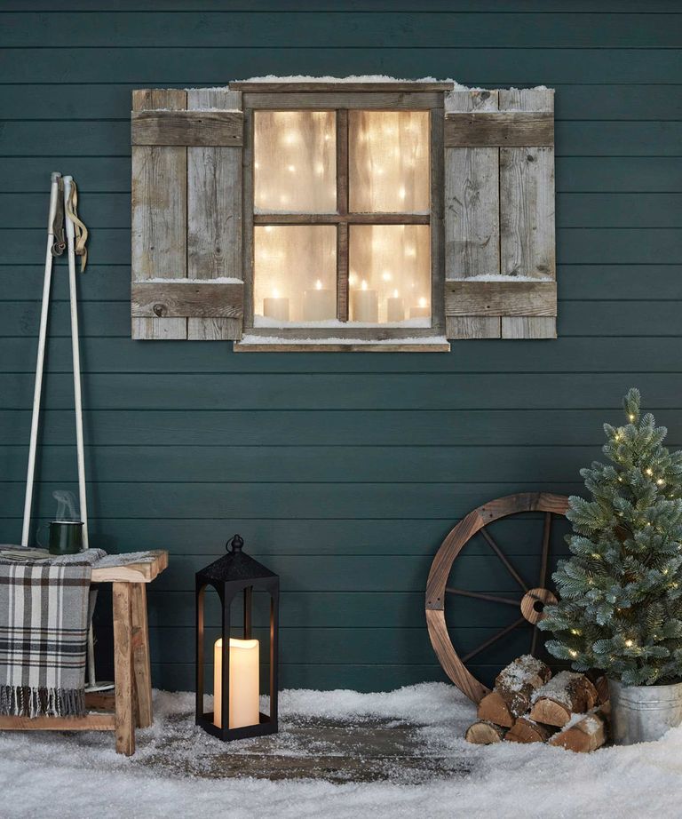 Christmas window lighting ideas: 10 looks for a cozy glow | Gardeningetc