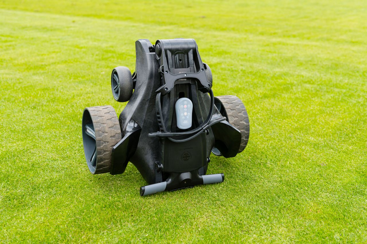Stewart Golf Vertx Remote Trolley Review | Golf Monthly