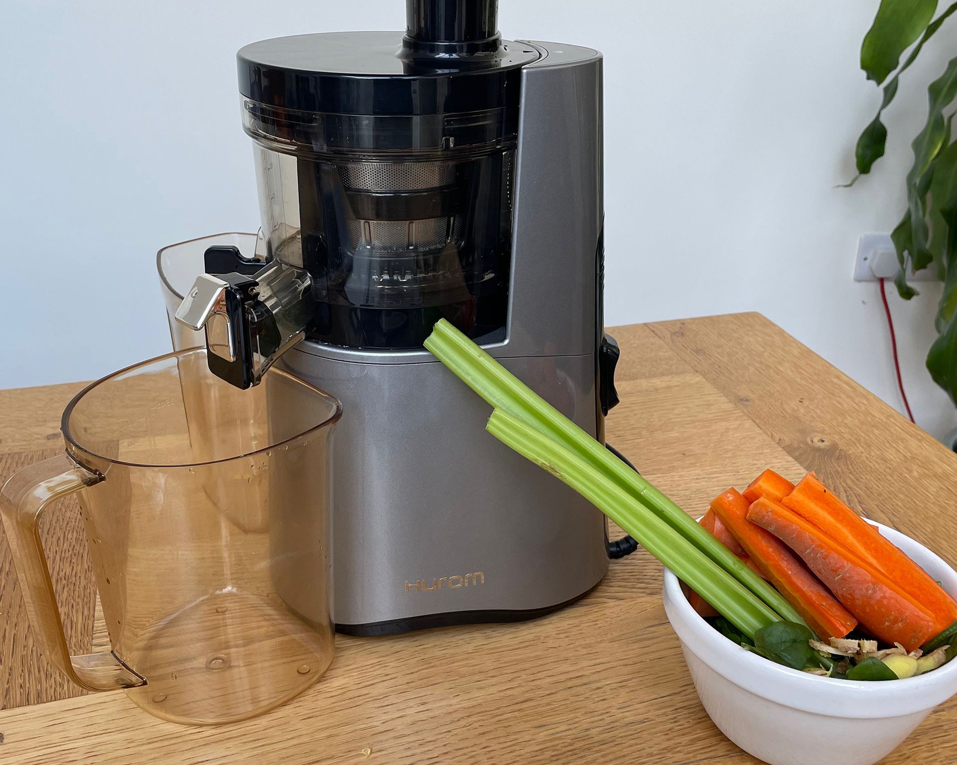 Hurom H-AA Slow Juicer review: a high-end juicer that extracts the ...