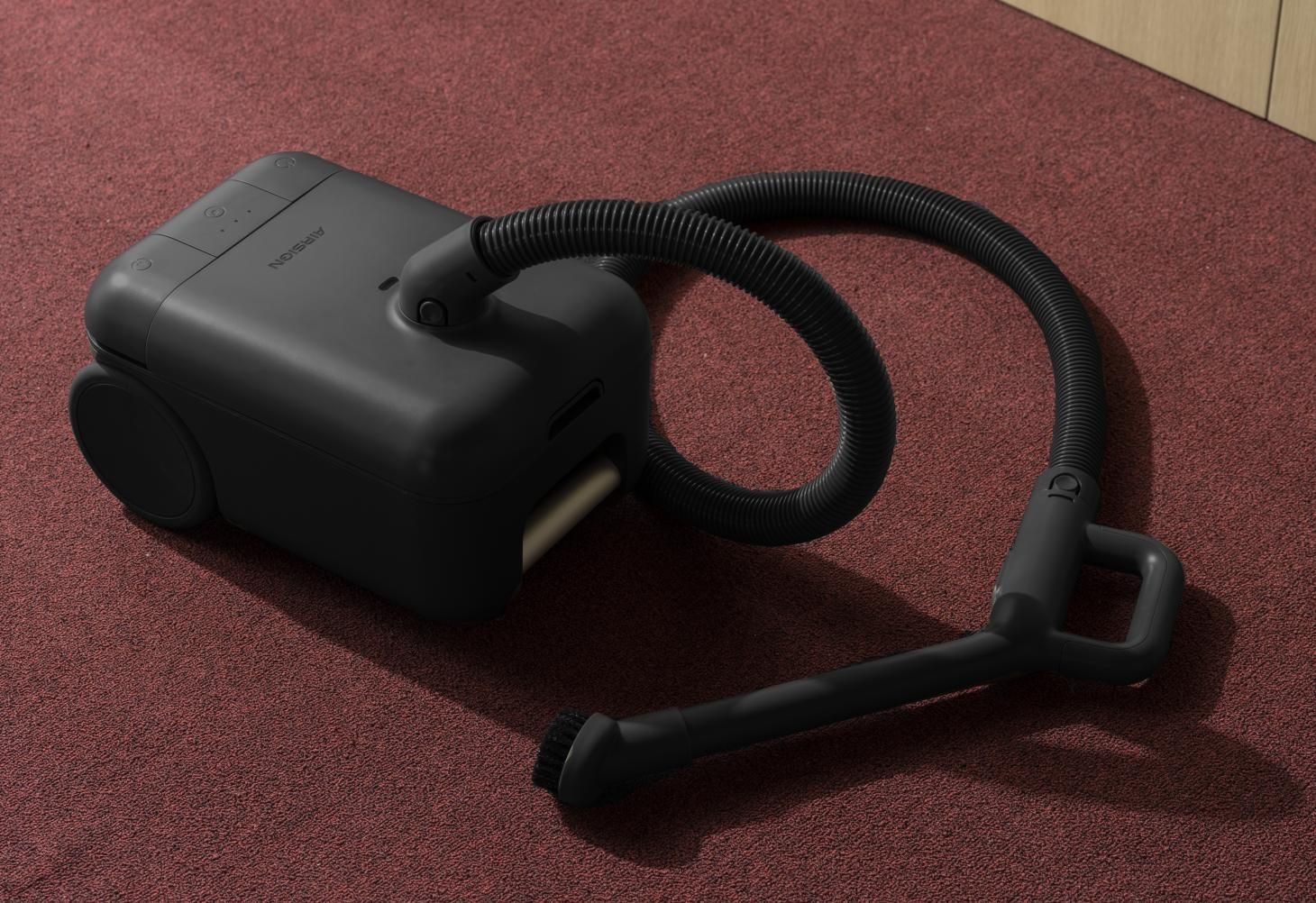 Airsign vacuum cleaner: powerful and sustainable | Wallpaper