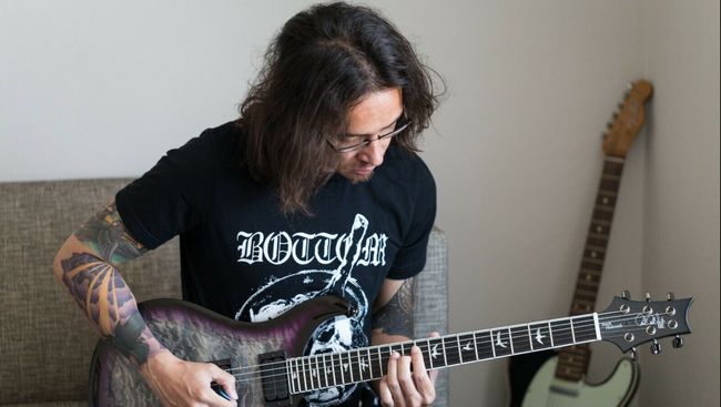 Periphery’s Mark Holcomb is auctioning one of his PRS SE signature ...