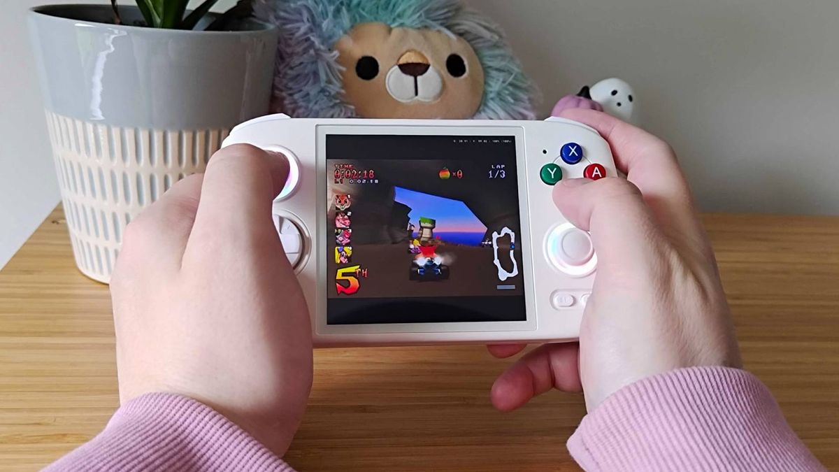 Psst, there's a cheaper version of my favorite retro handheld you ...
