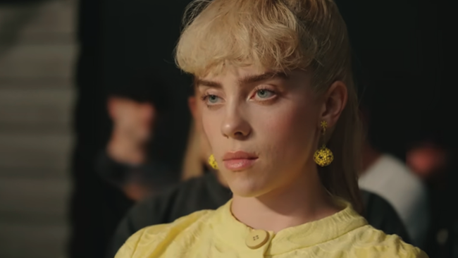Billie Eilish Just Admitted To Having 1400 Unopened Text Messages, And ...