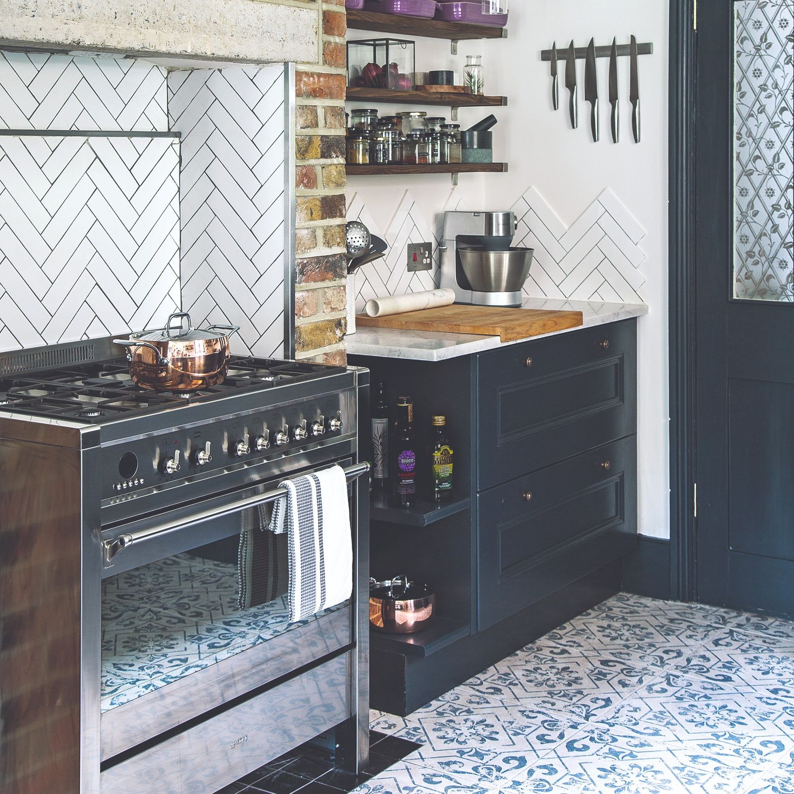 How to clean gas hob burners quickly in 5 easy, expert steps | Ideal Home