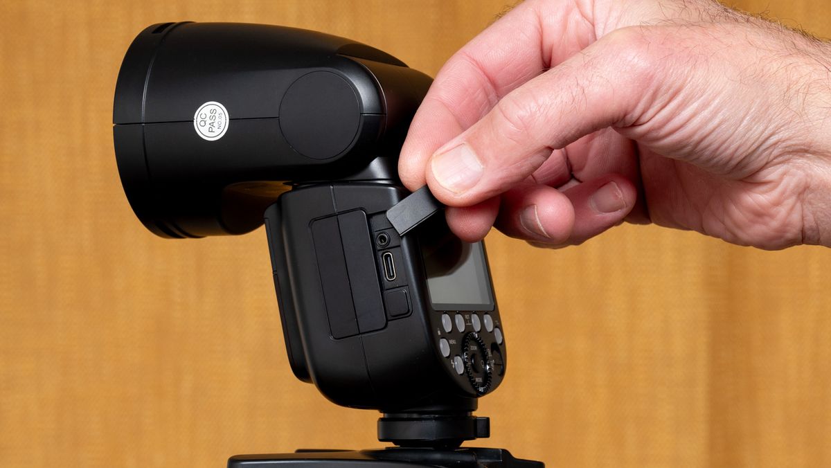 Godox V1 flashgun review | Digital Camera World