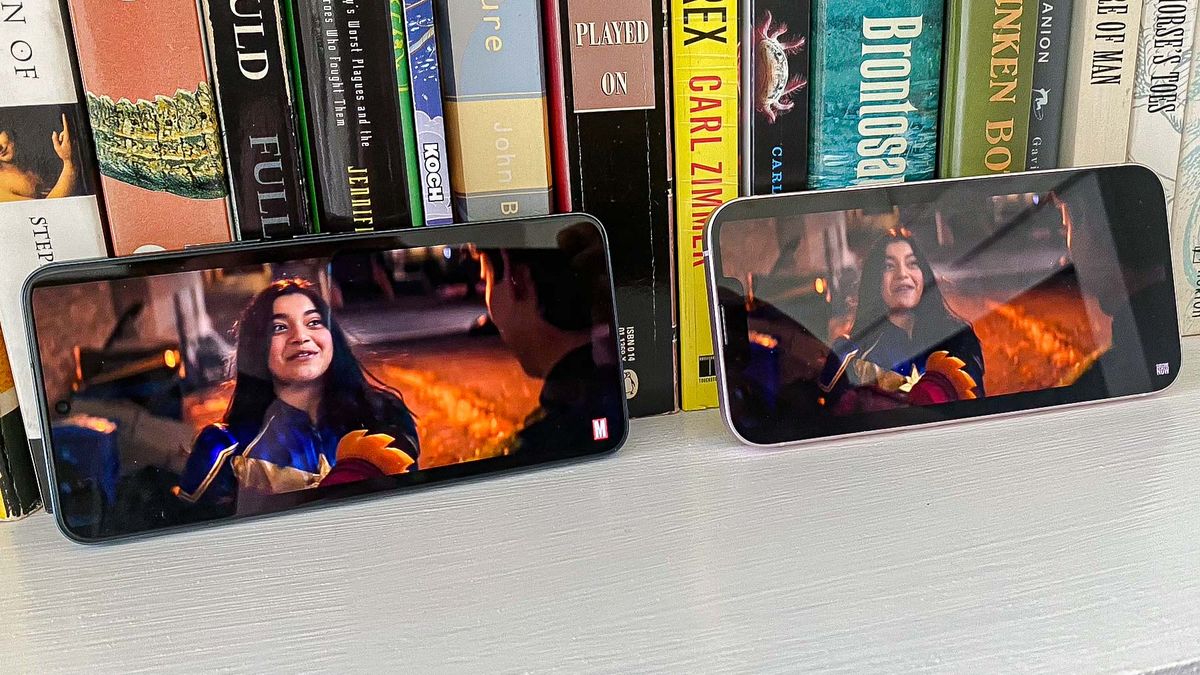 Samsung Galaxy S22 vs. iPhone 13: Which flagship phone wins? | Tom's Guide