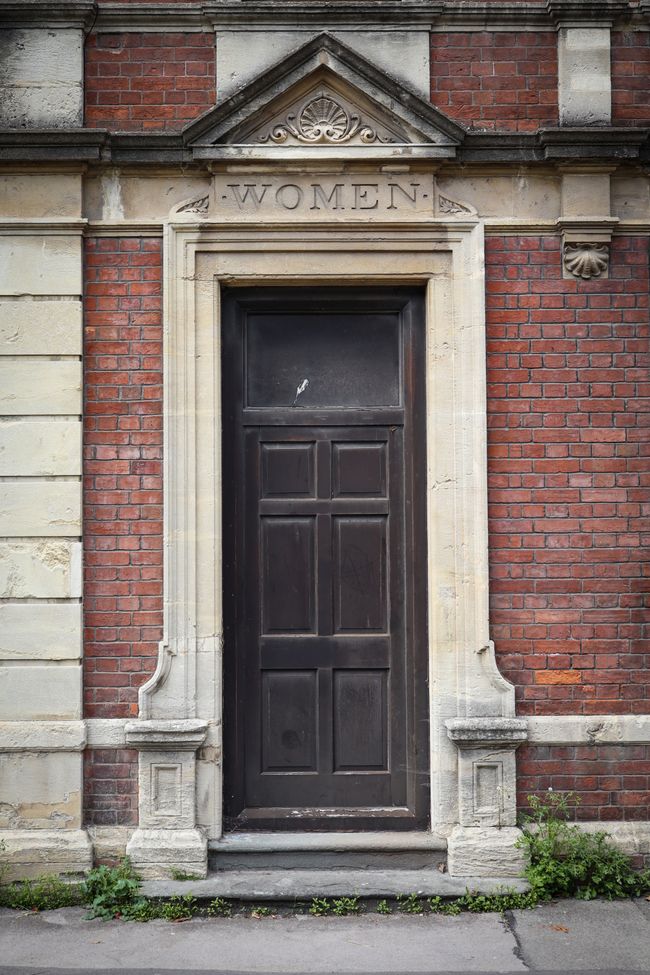 Canon EOS R100 review: the beginner camera to beat all others | Digital ...