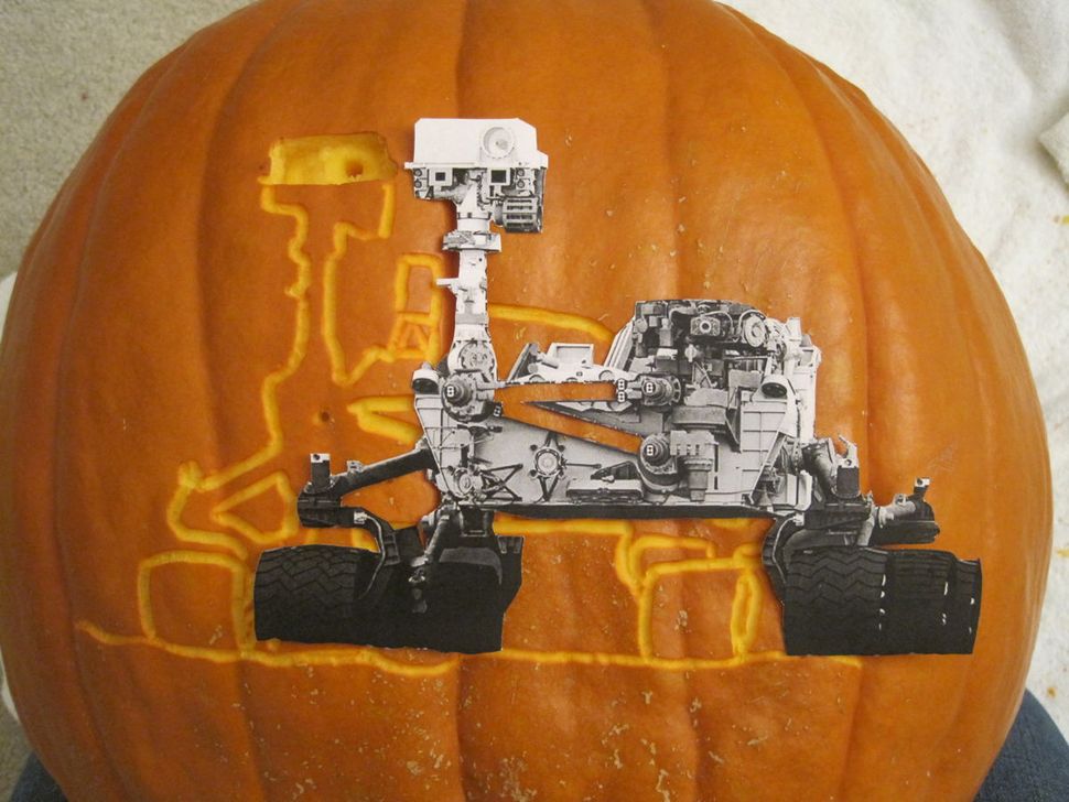 NASA Pumpkin Carver Creates Curiosity Space-O'-Lantern | Space