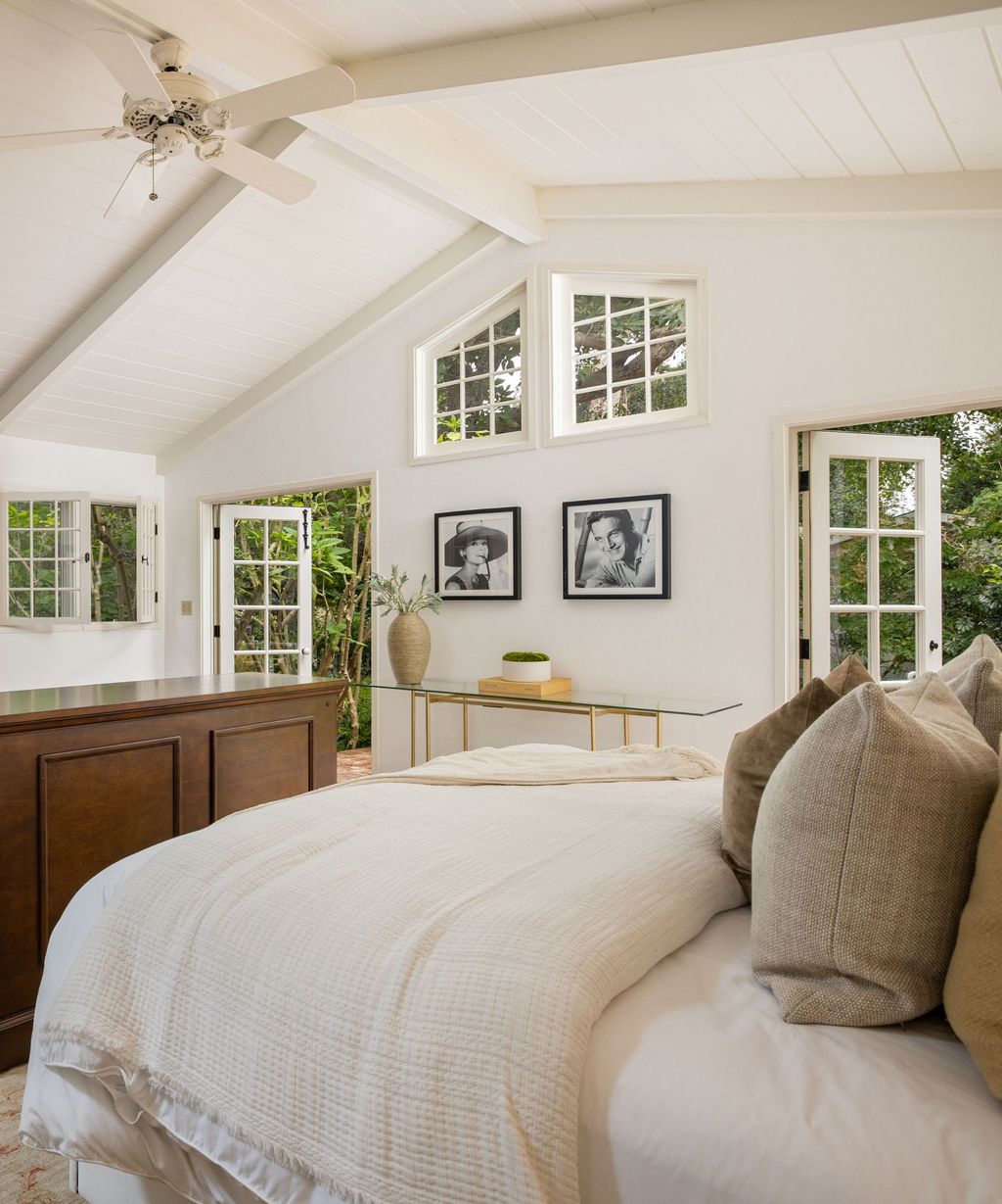 Michelle Pfeiffer's former home has sold for $14 million | Homes and ...