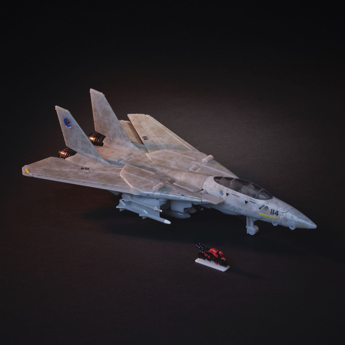 Transformers and Top Gun team up for Maverick fight jet Transformer ...