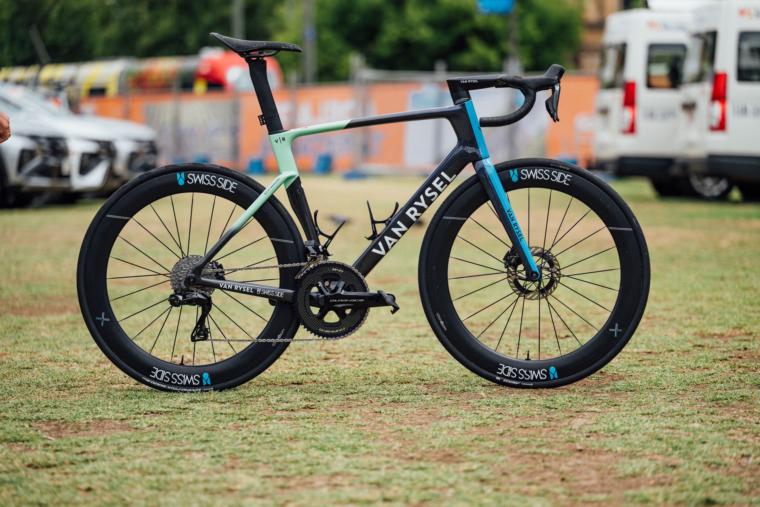 Tour Down Under tech gallery: Brand new bikes, custom paint, and one ...