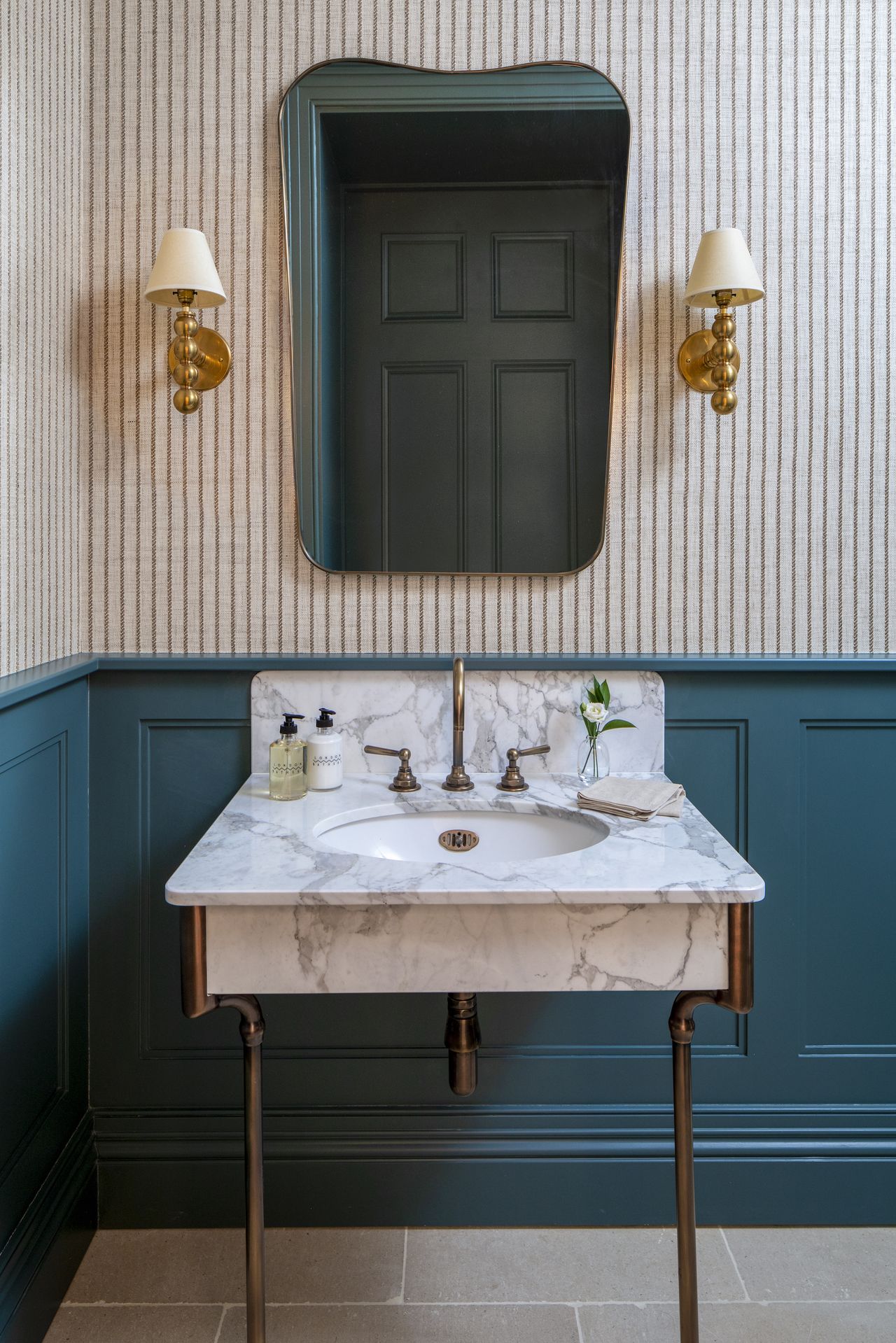 Small powder room ideas: 9 ways to style this tiny space | Homes and ...
