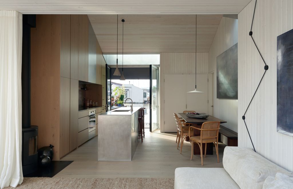 Inside an award-winning floating home on Seattle’s Lake Union | Livingetc