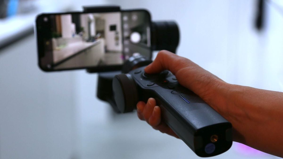 Zhiyun Smooth 4 review | Digital Camera World