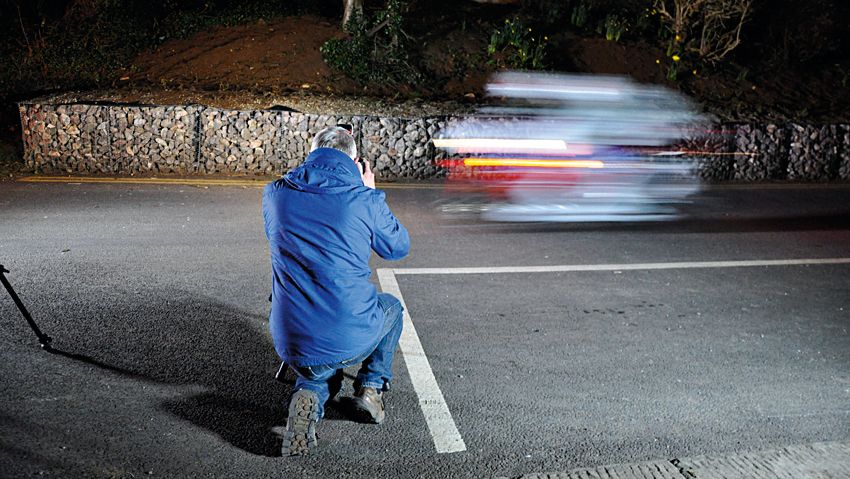 Rear curtain sync: create light streak photography with second curtain ...