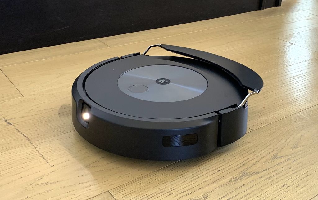 The first Roomba that can vacuum and mop is here — and I just saw it in ...