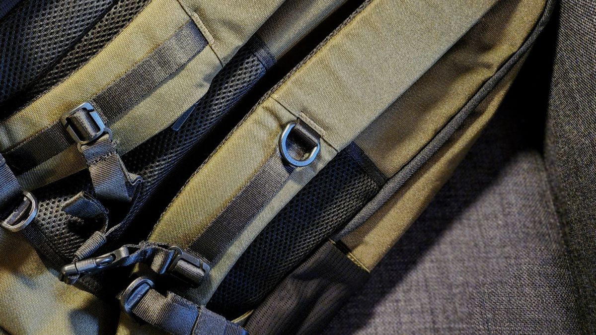 Herschel Kaslo Backpack Tech review | Laptop Mag