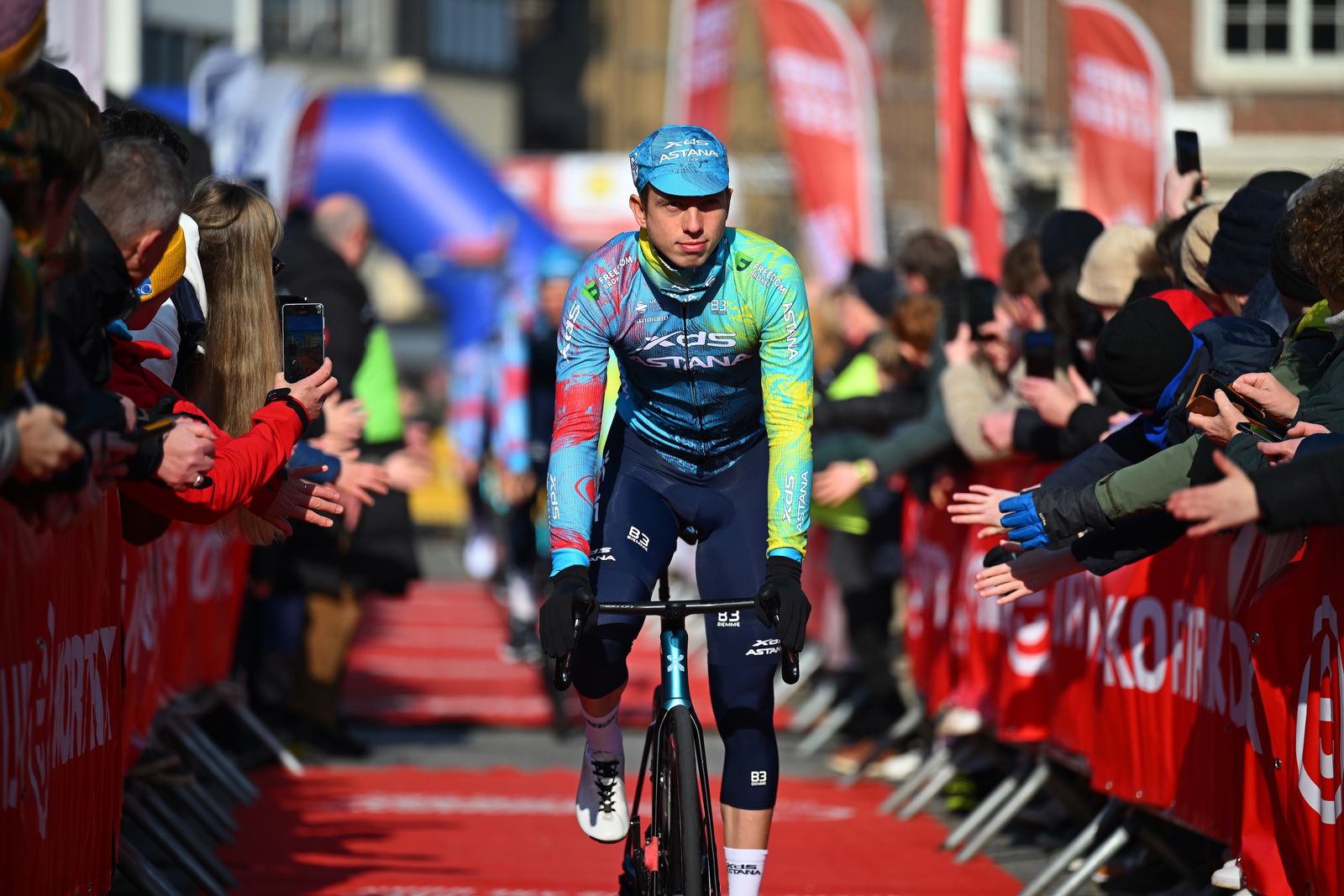 'I can't compete any more': 27-year-old Dutch pro cyclist to retire ...