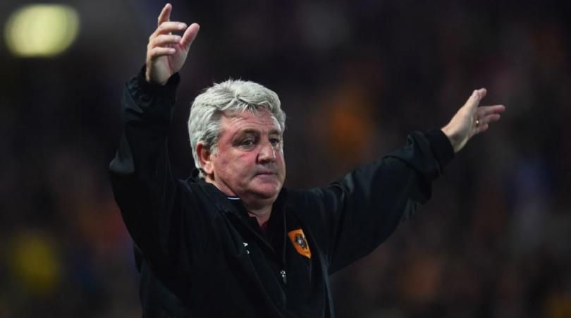 Bruce issues rallying cry ahead of crucial weekend | FourFourTwo