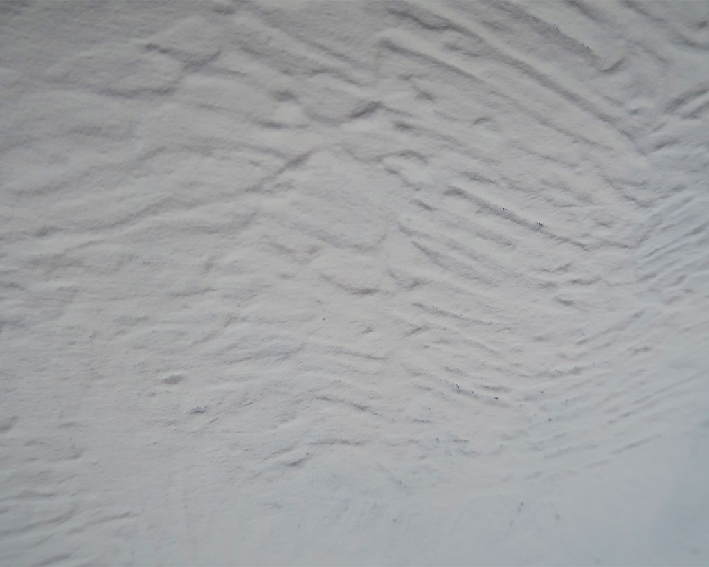 How to paint a textured ceiling in a day or less | Real Homes