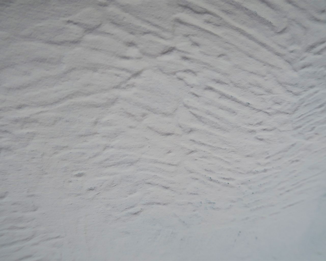 How to paint a textured ceiling in a day or less | Real Homes