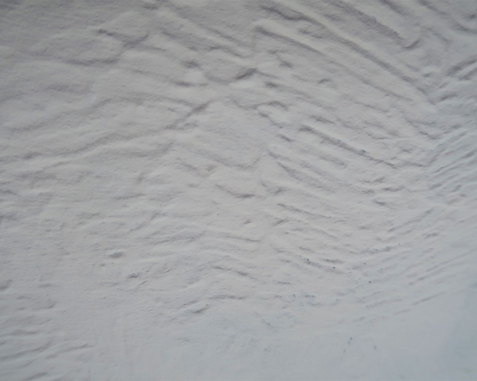 How to paint a textured ceiling in a day or less | Real Homes