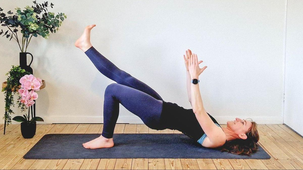 This 7-move Pilates routine builds core strength and lower-body muscle ...