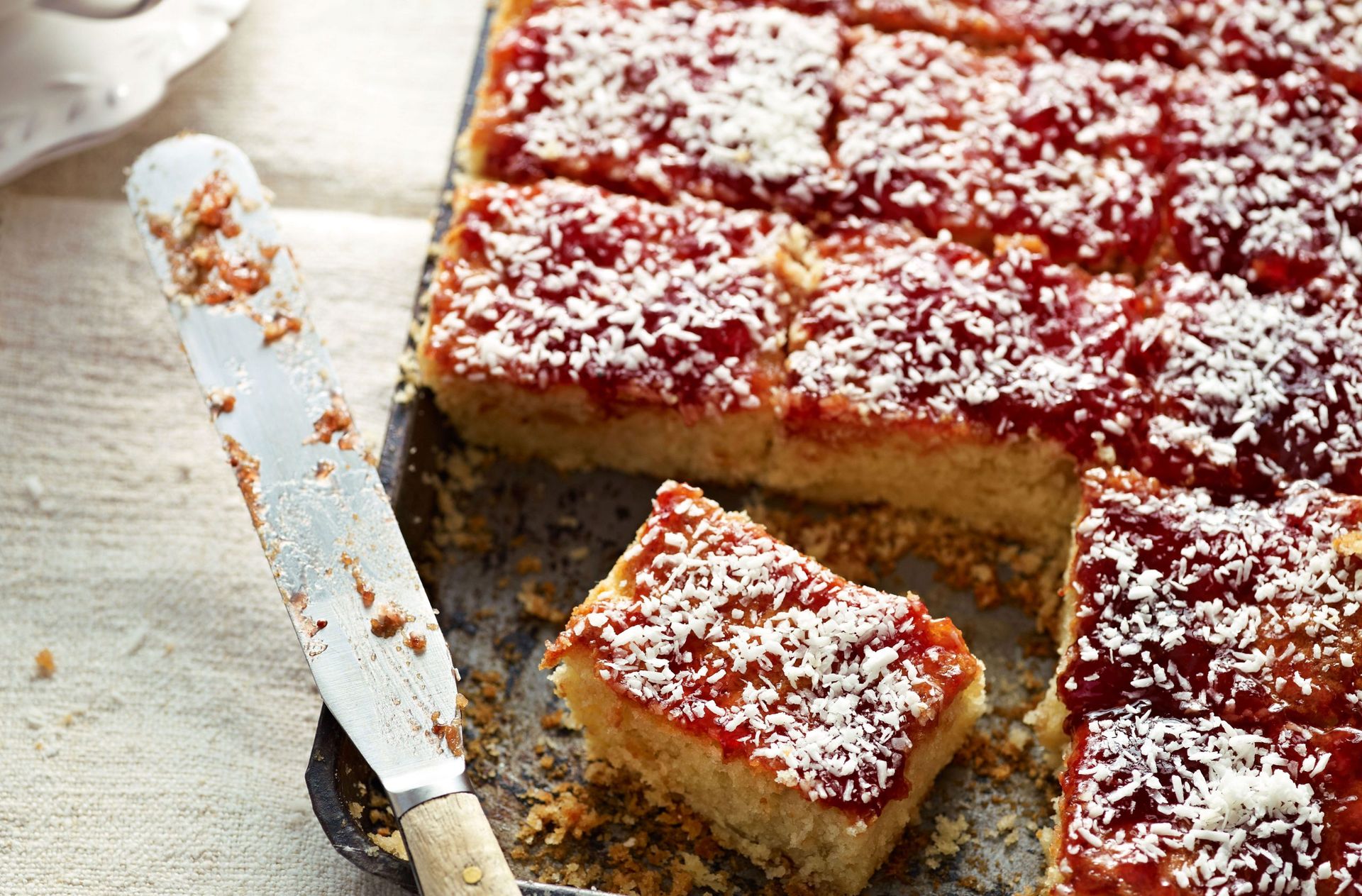 44 easy traybake recipes and ideas | GoodtoKnow