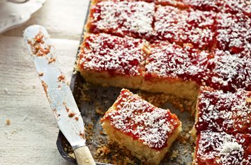 44 easy traybake recipes and ideas | GoodtoKnow